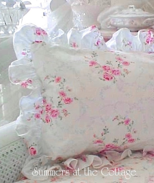 SHABBY CHIC RACHEL ASHWELL PINK ROSES SPRING WREATH RUFFLED SHAM
